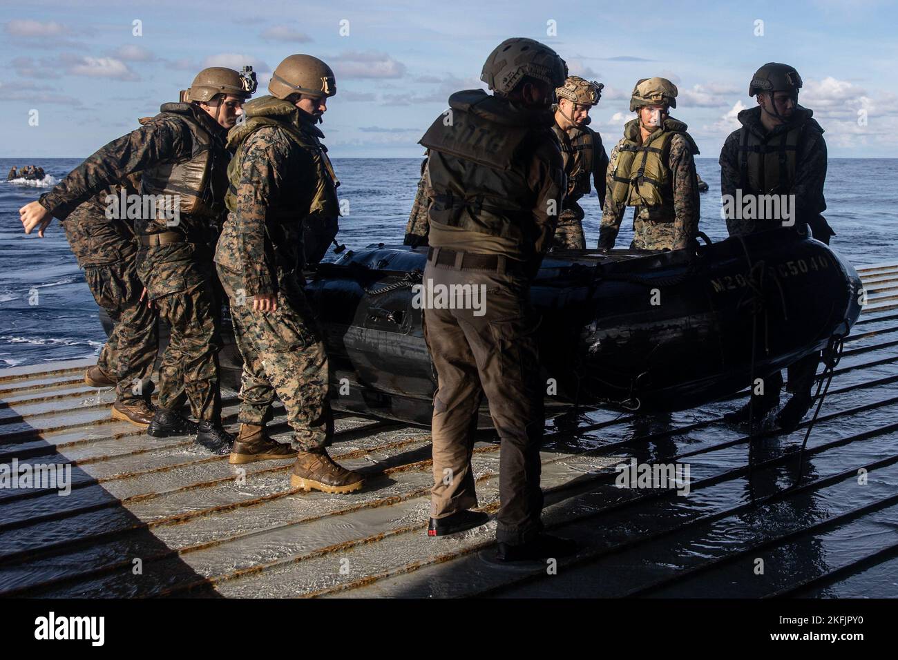 Les Marines des États-Unis avec Bataillon Landing Team 2/5, 31st Marine ...
