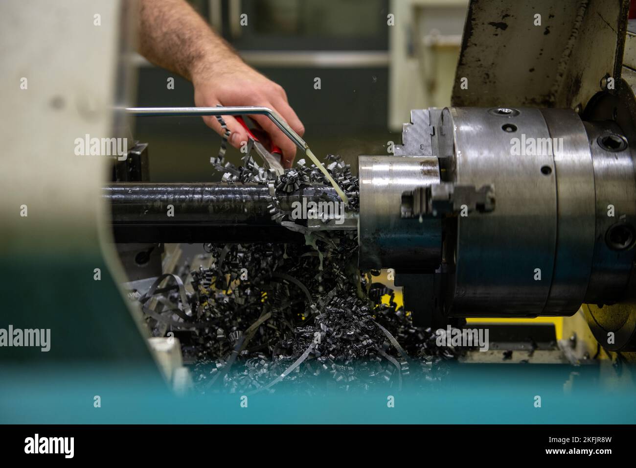 L'ancien Airman Anthony Konold, compagnon d'entretien d'aéronefs du ...