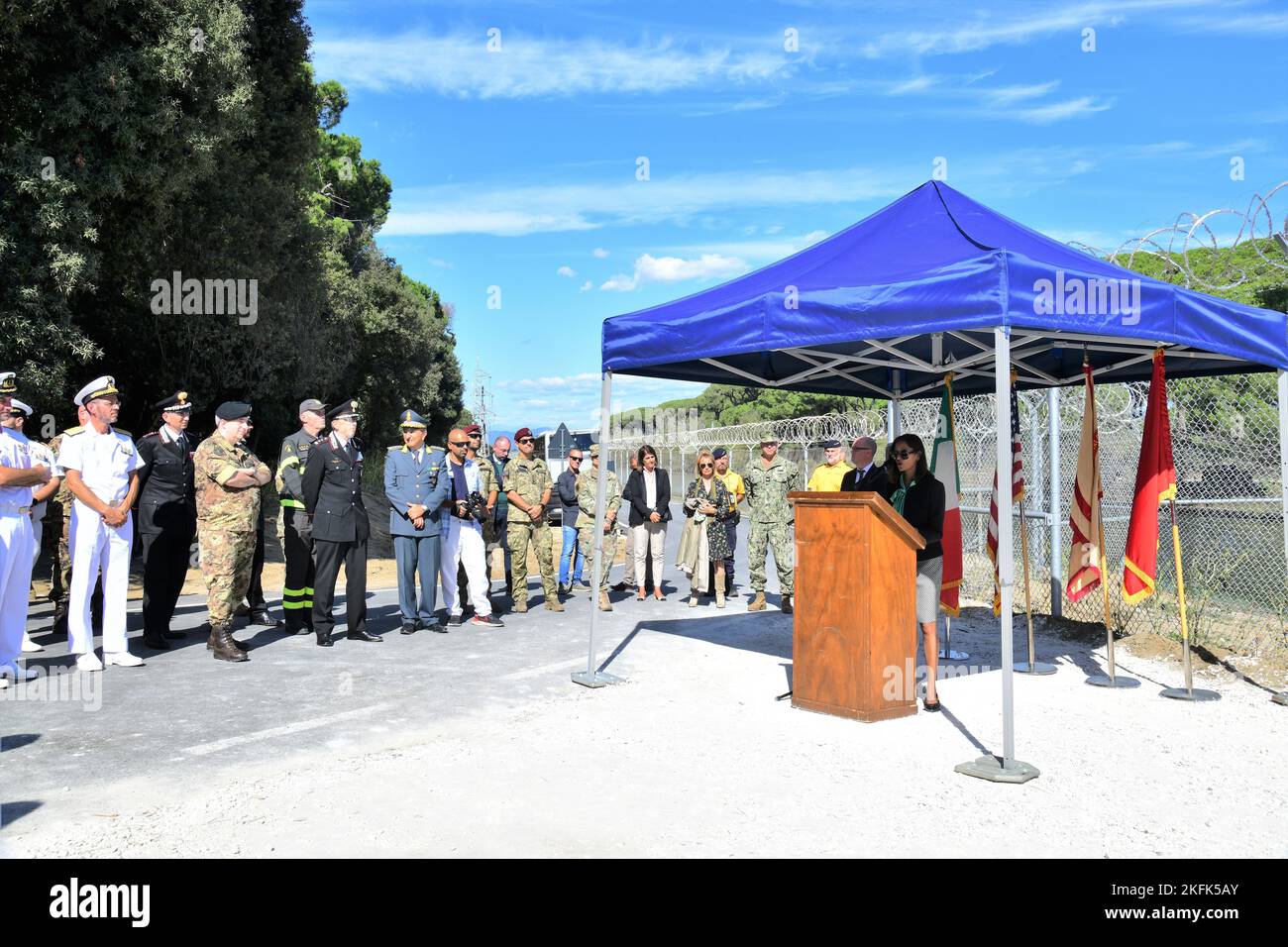 Le consul général des États-Unis à Florence Ragini Gupta, prononce un ...