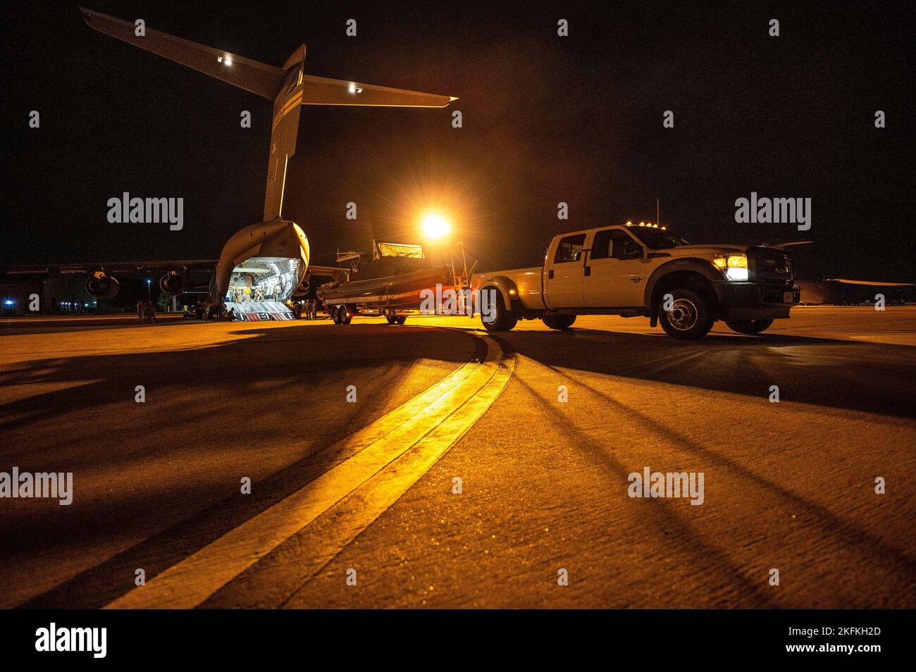 Des gardes-côtes américains de l'unité de sécurité portuaire 309 et des ...