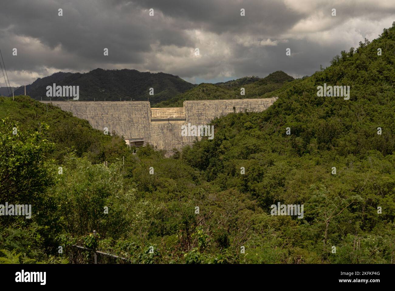Une vue sur le barrage de Portugues, Porto Rico; selon le National ...