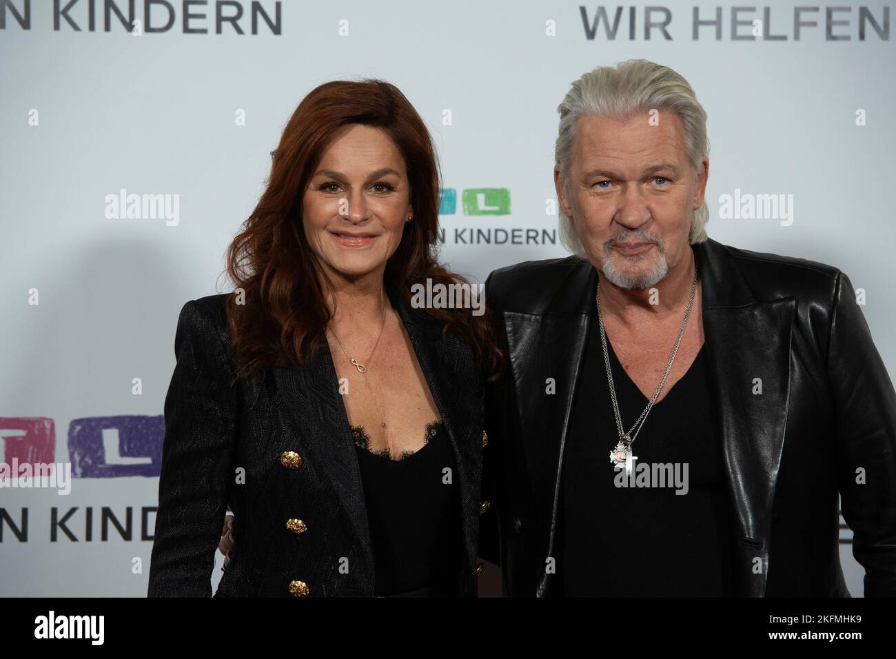 Andrea BERG, chanteuse, et Johnny LOGAN, chanteuse 27th RTL don ...
