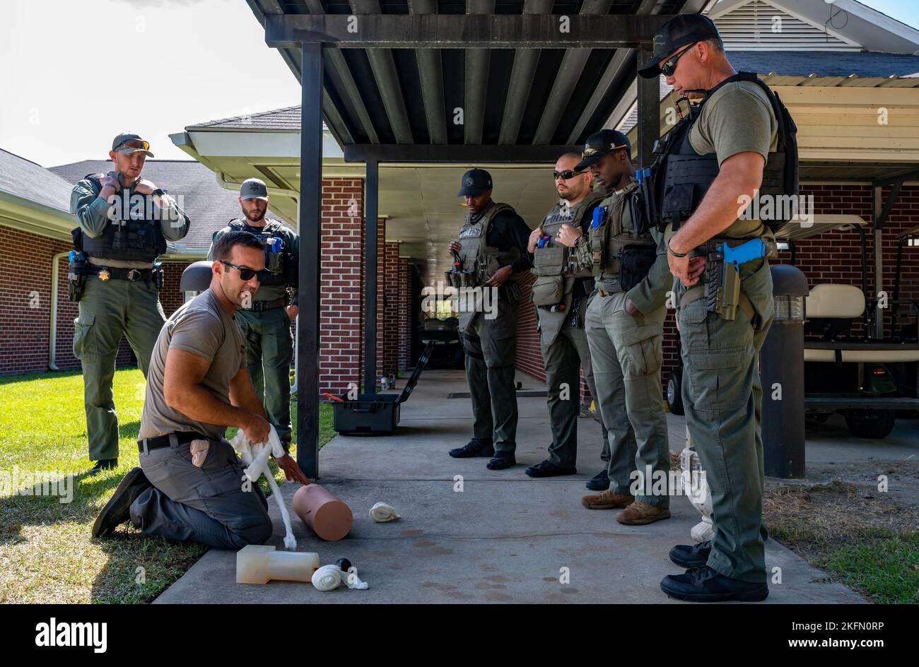 Police officers close combat training Banque de photographies et d ...