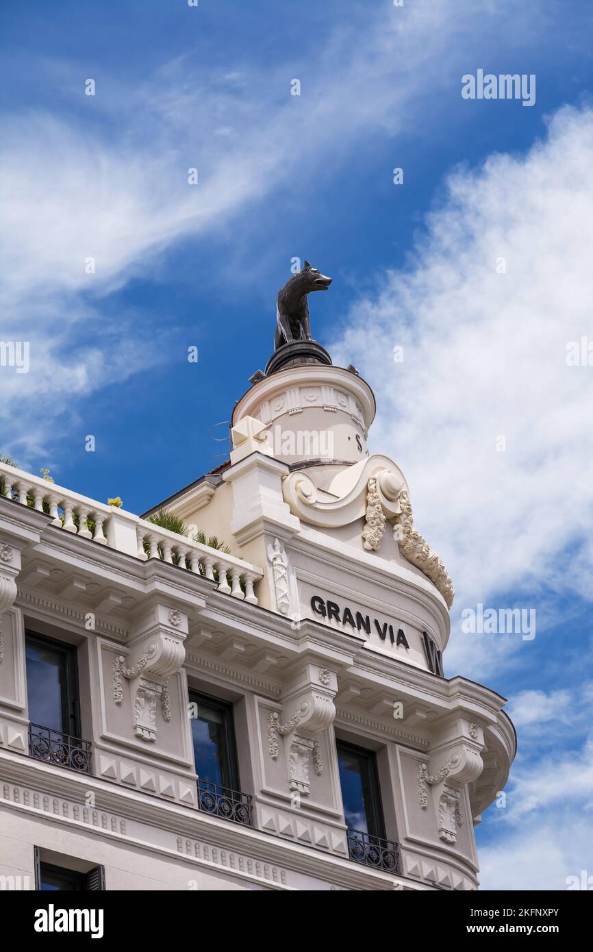 Madrid, Espagne - 20 juin 2022 : monument de la louve de Rome au sommet ...