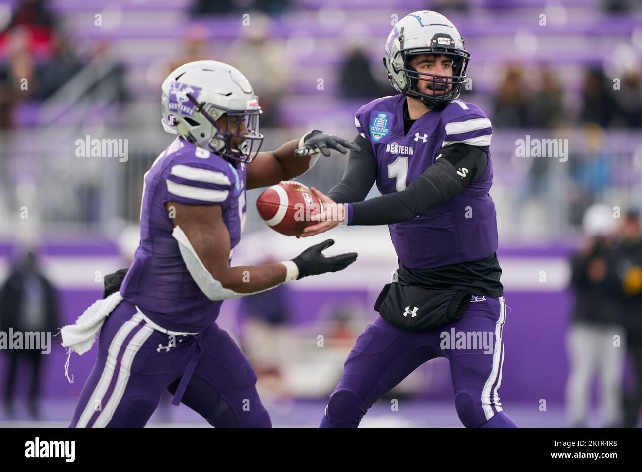 19 novembre 2022, London, ON, Canada : quart-arrière de l'Ouest Evan ...