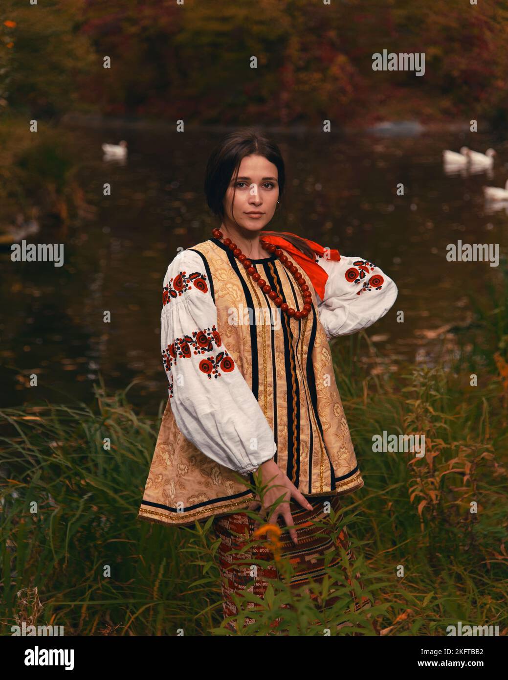 Femme ukrainienne traditionnelle Banque de photographies et d’images à ...