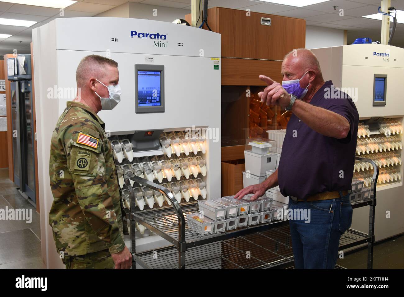 Le général de division Michael C. McCurry, du Centre d'excellence de l ...
