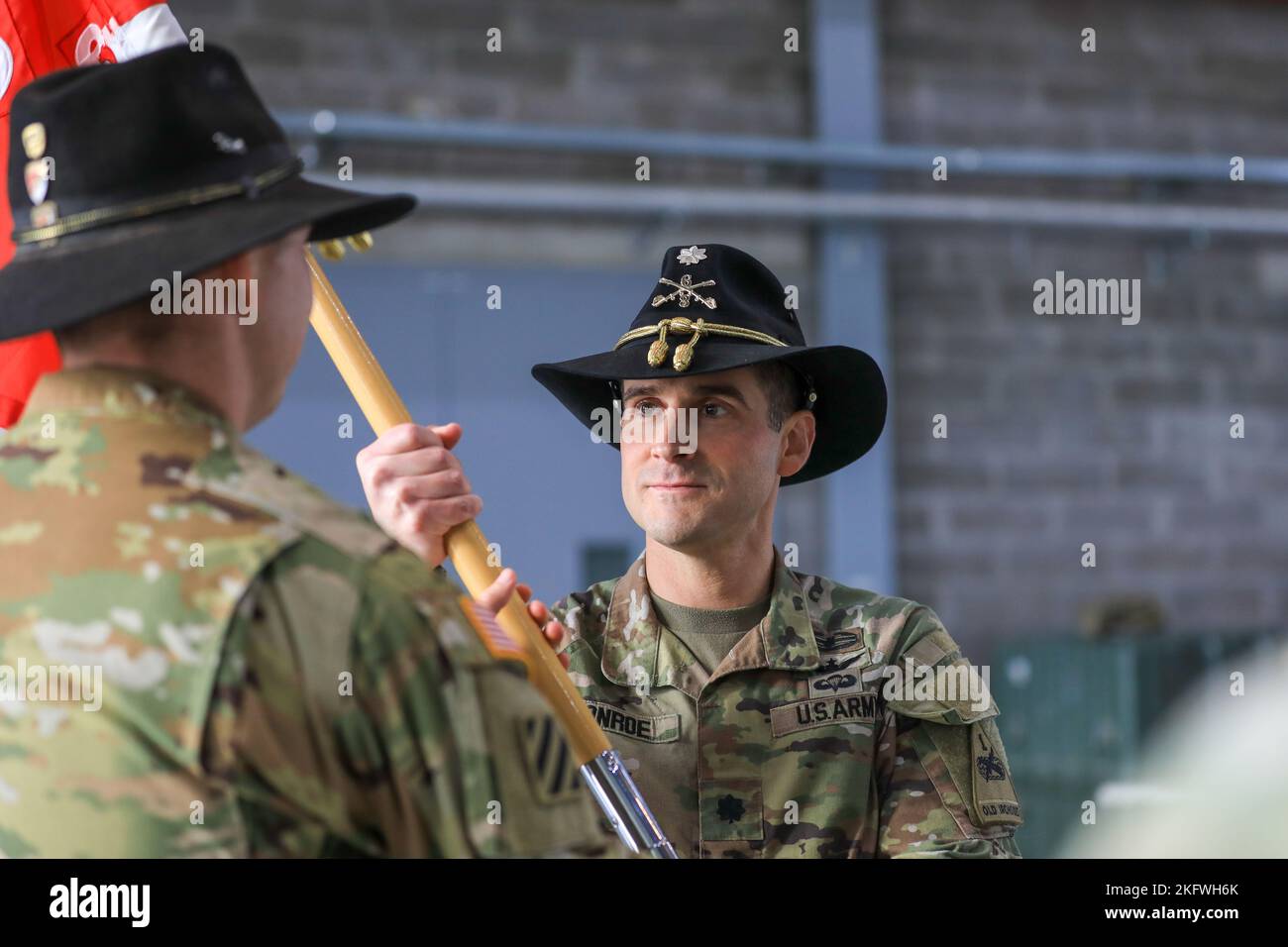 Le lieutenant-colonel Tchad Monroe de l'armée américaine, commandant de ...