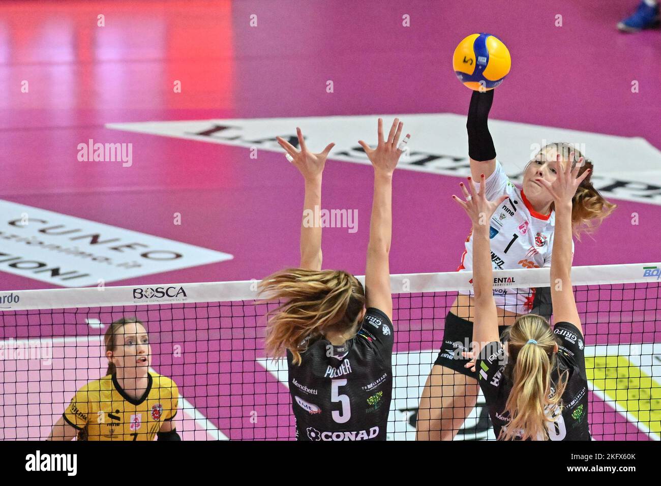 Lara Caravello (Bosca Cuneo)&XA; -pg05 (Bartoccini-Fortinfissi Pérouse ...