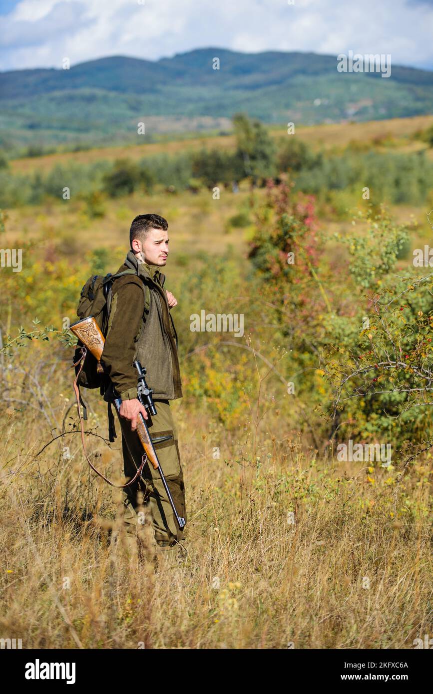 Saison de chasse. Guy chasse nature environnement. Activité de loisir ...