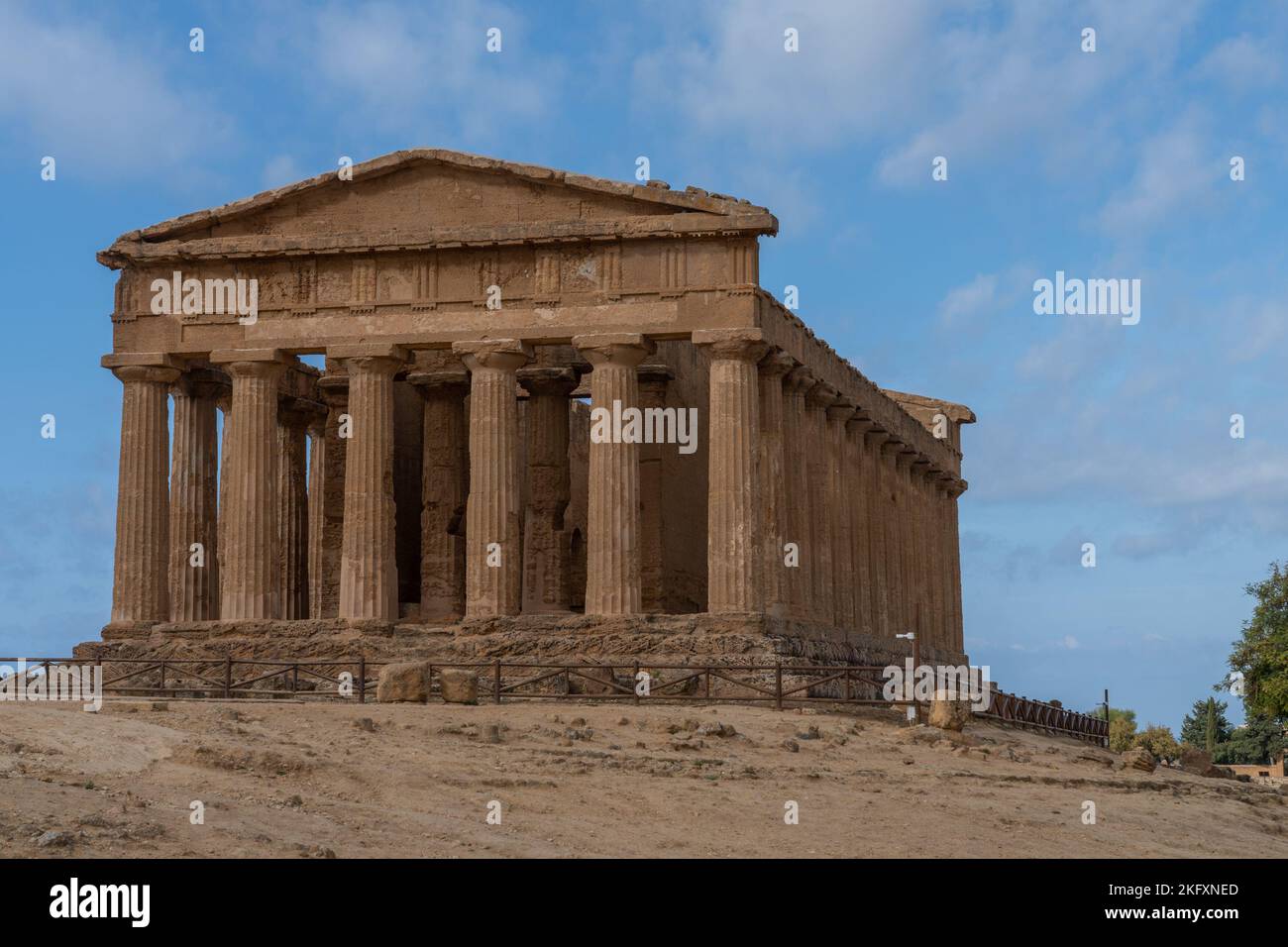 Le temple grec le mieux conservé au monde Banque de photographies et d ...