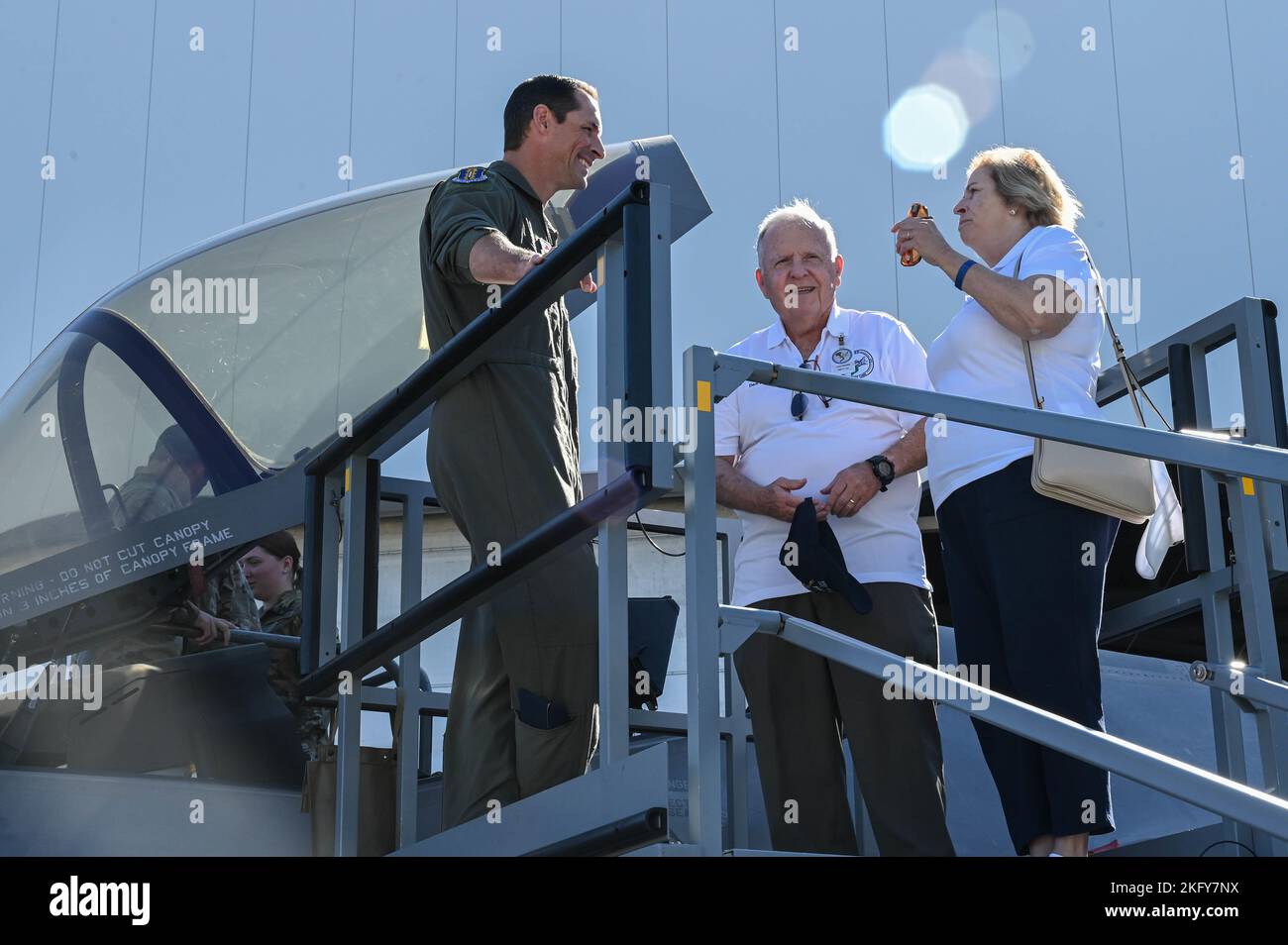Jack Arthaud, commandant de l'escadre de combat 33rd de la U.S. Air ...