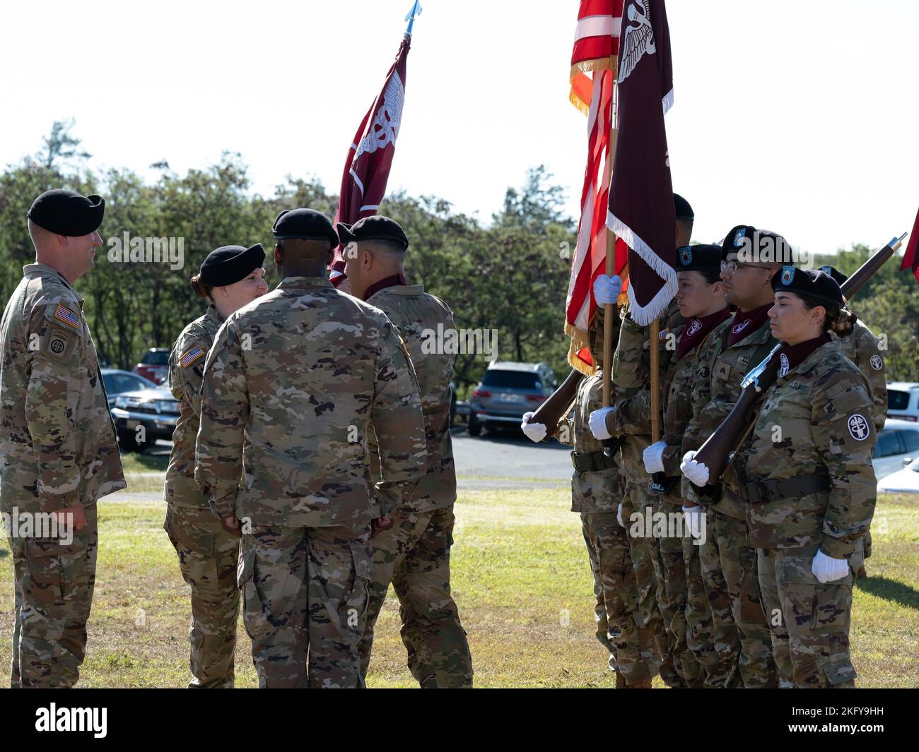 Cérémonie de changement de responsabilité de l'équipe du bataillon de troupes du TAMC! Le ...