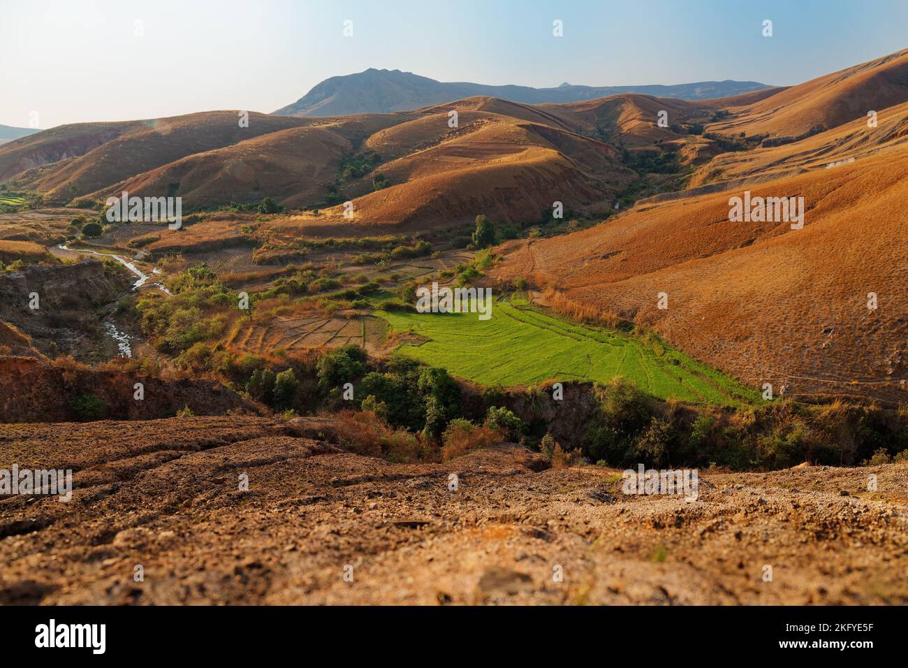 Paysage de Madagascar, paysage typique de la campagne malgache avec les ...