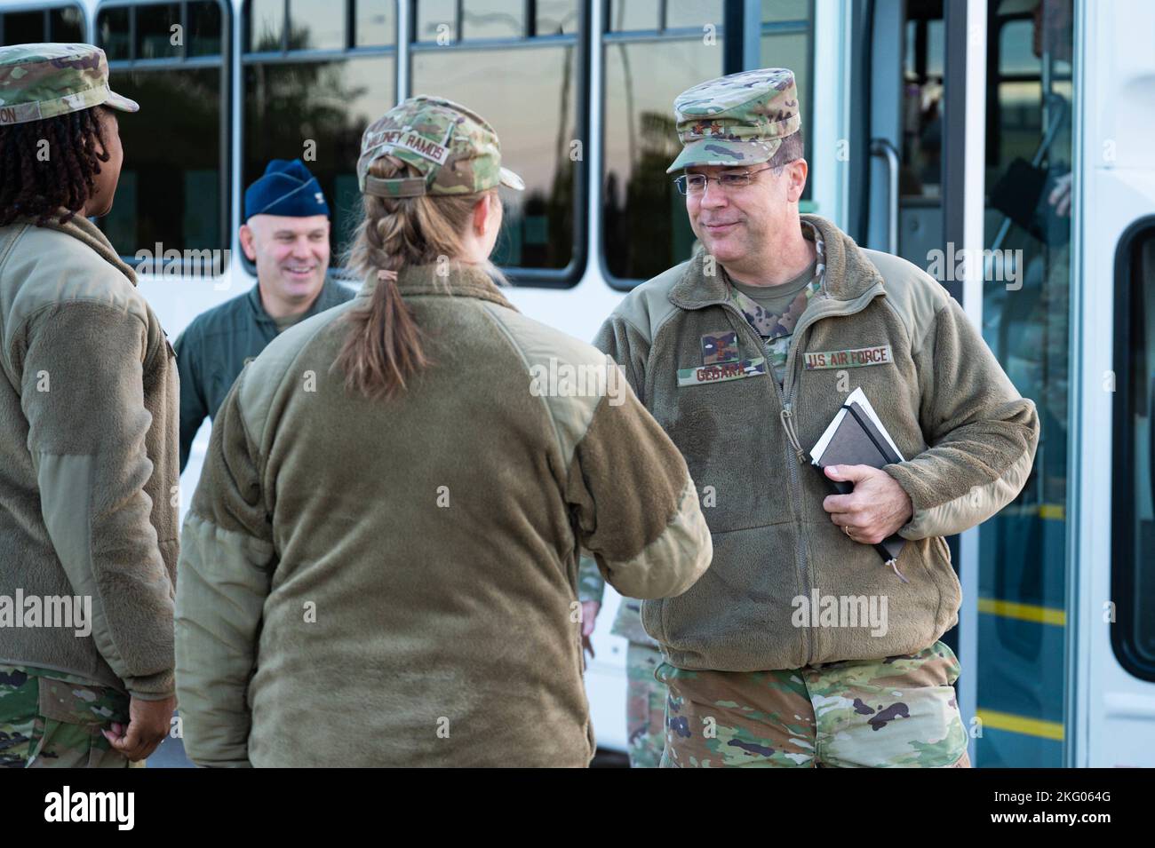 Le général de division Andrew Gebara, commandant de la Force aérienne ...