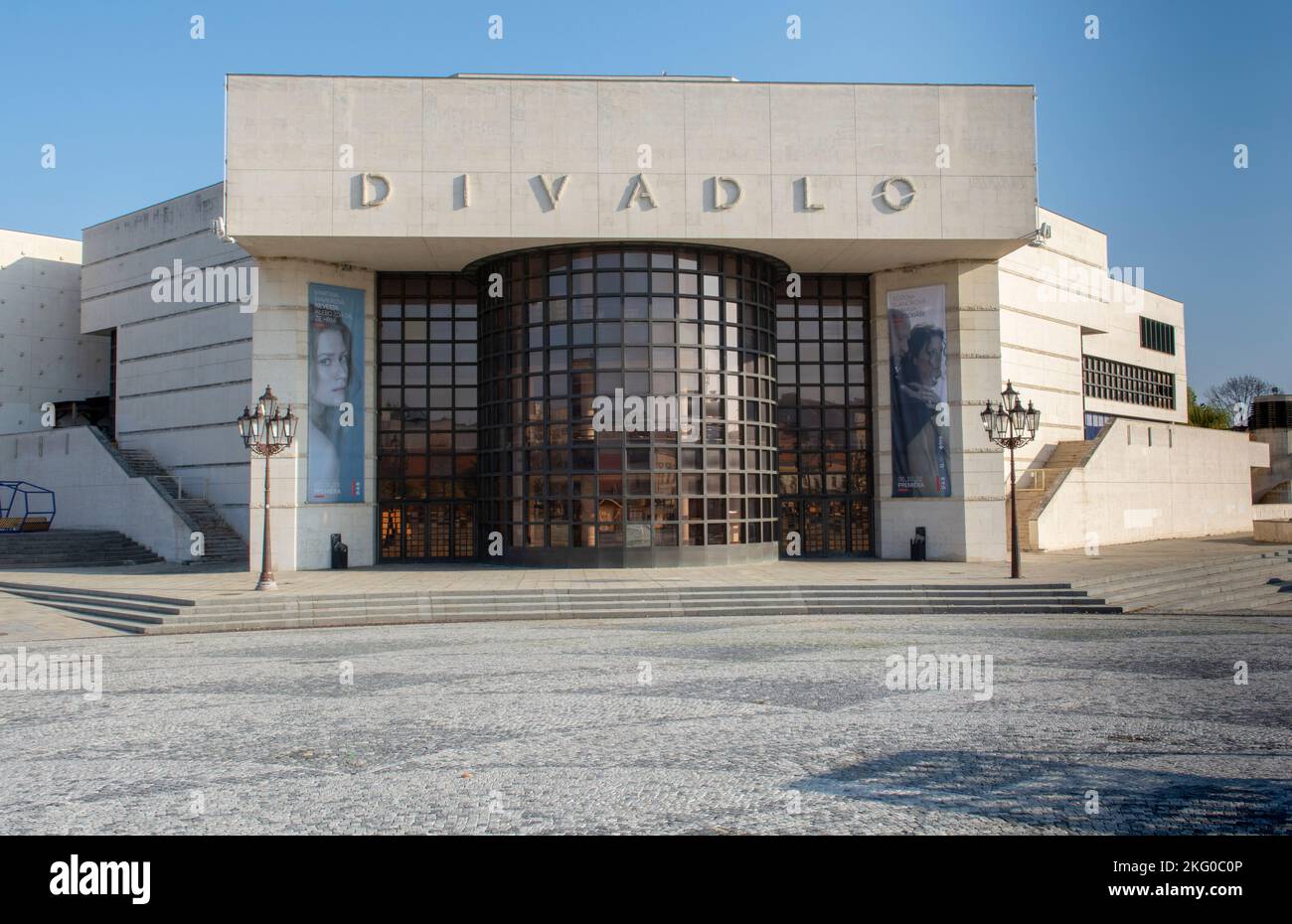 Nitra, Slovaquie - 13 novembre 2022 : le Théâtre Andrej Bagar ( Divadlo ...