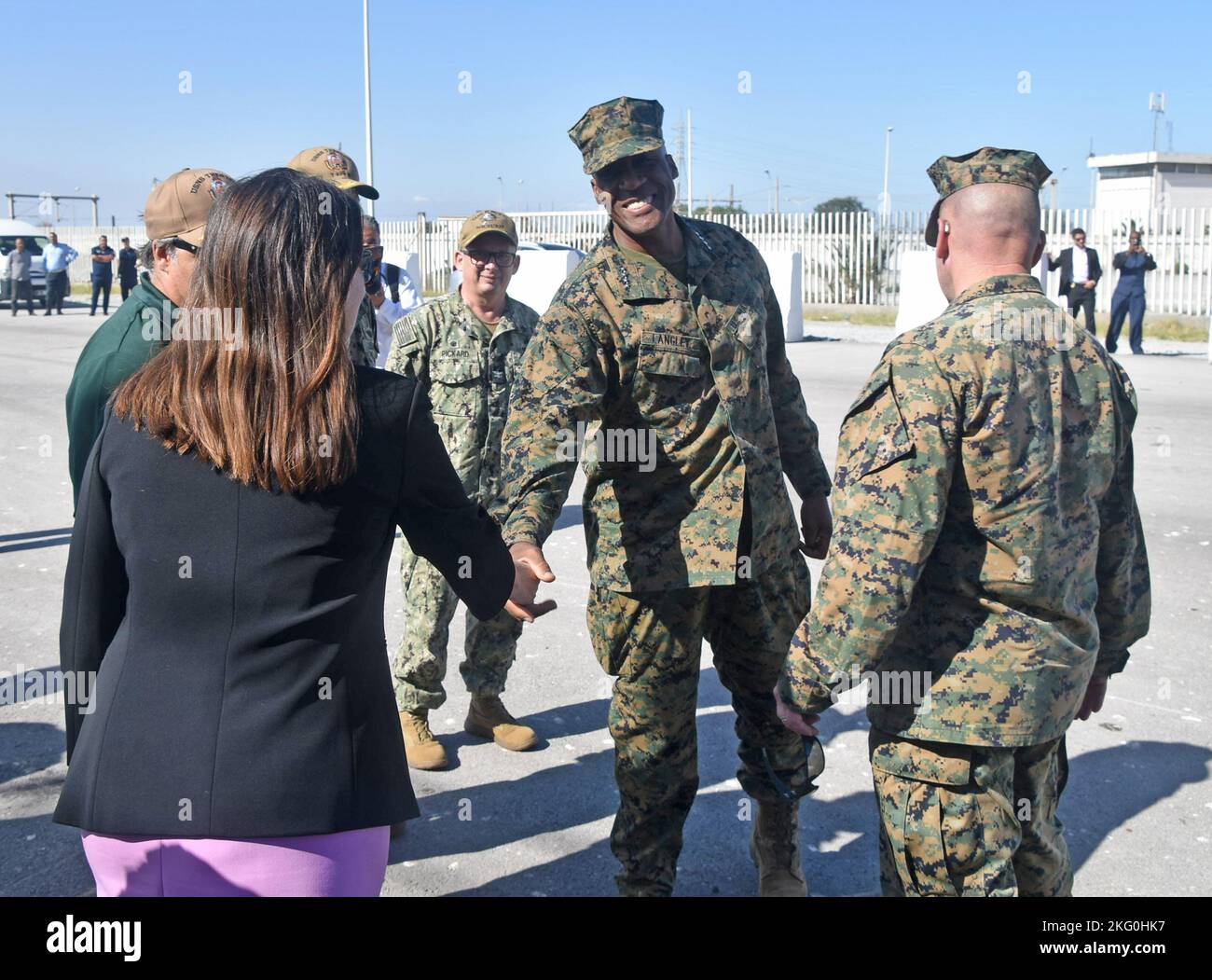 Le général Michael Langley du corps des Marines des États-Unis ...