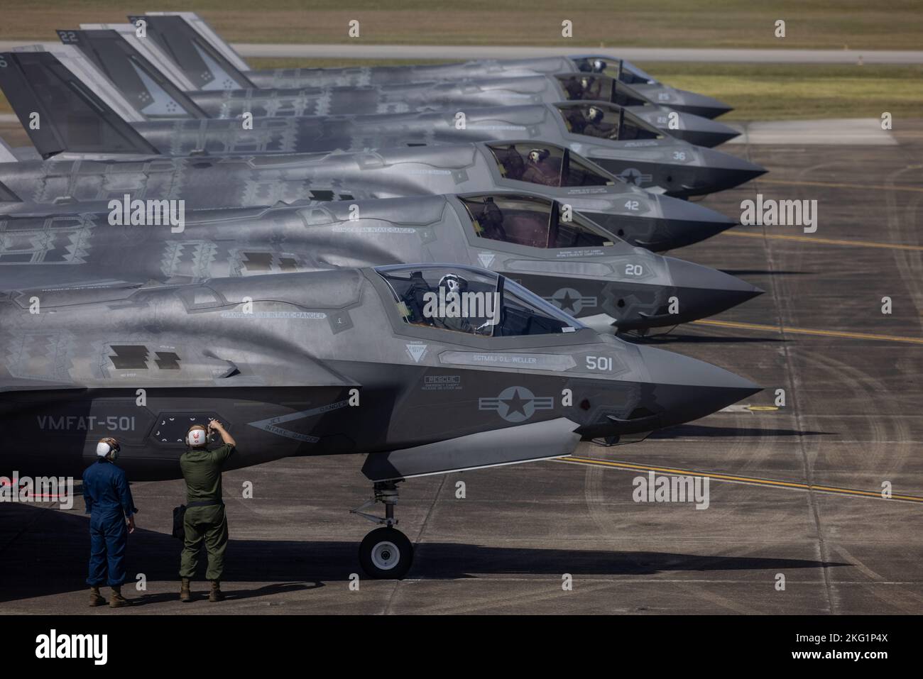 Les Marines des États-Unis avec le Marine Fighter Attack Training ...