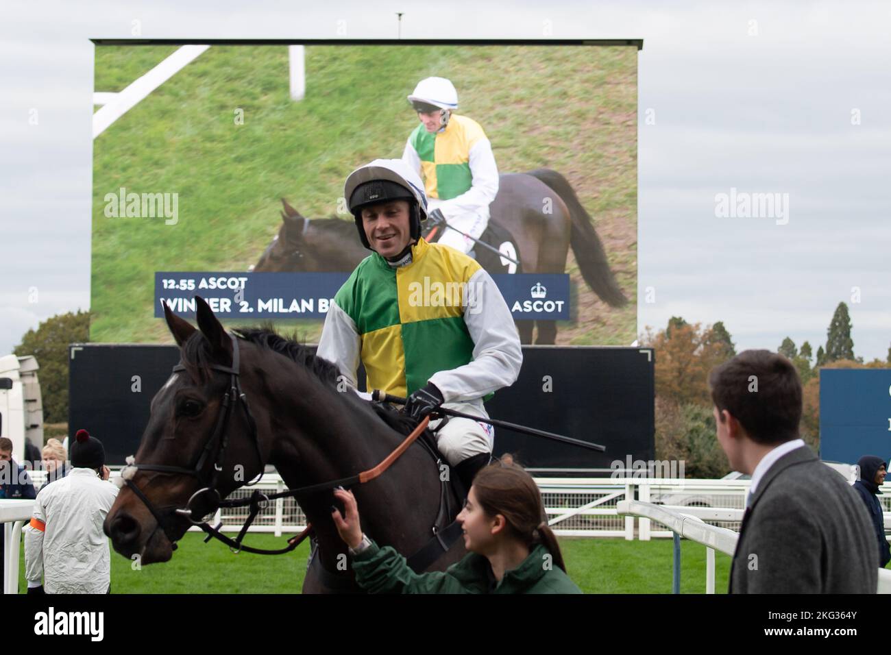 Ascot, Berkshire, Royaume-Uni. 19th novembre 2022. Jockey Lorcan ...