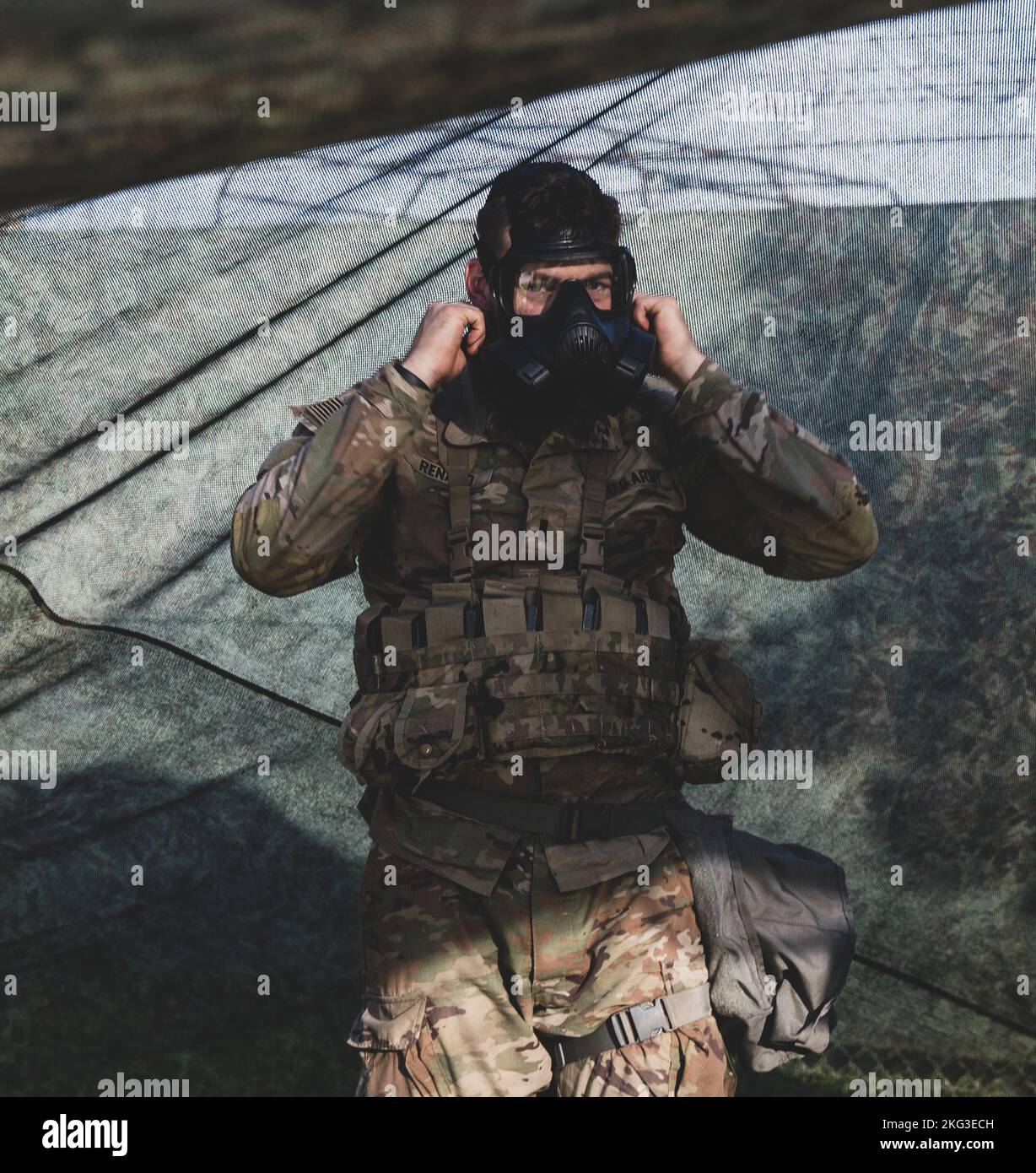 1st. Le lieutenant Michael Renard, de la US Army Southern European Task ...