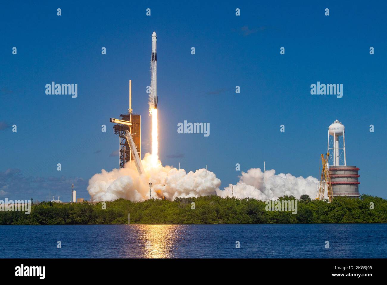 Photos De Lancement De Spacex Crew 5 La Fusée Falcon 9 De Spacex Avec
