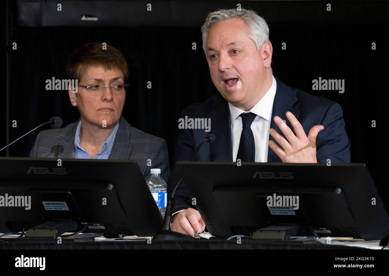 Le directeur du Service canadien du renseignement de sécurité, David ...