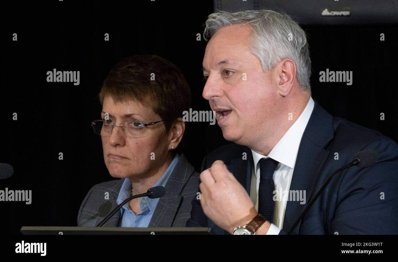 Le directeur du Service canadien du renseignement de sécurité, David ...