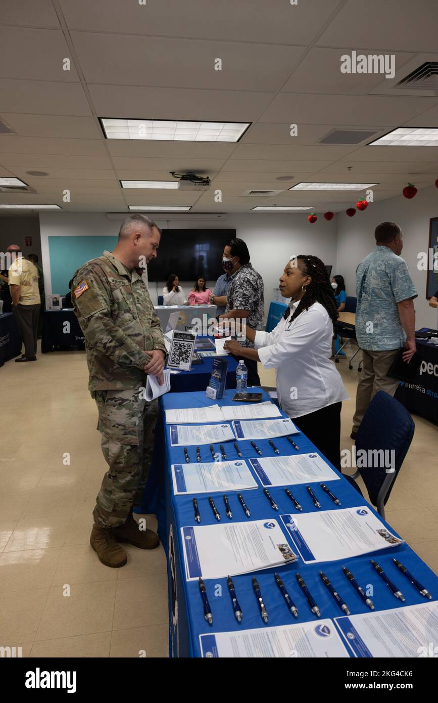 221028-N-XM133-0005 BASE COMMUNE PEARL HARBOR-HICKAM, HAWAII (OCT 28 ...