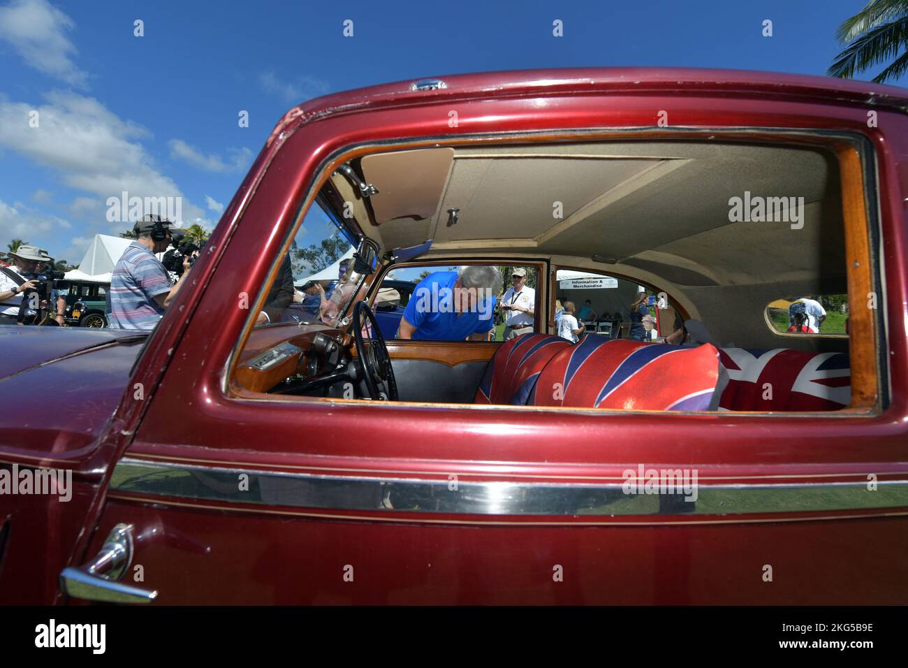 BOCA RATON, FL- FÉVRIER 25 : Jay Leno, Wayne Carini et l'acteur Tim ...