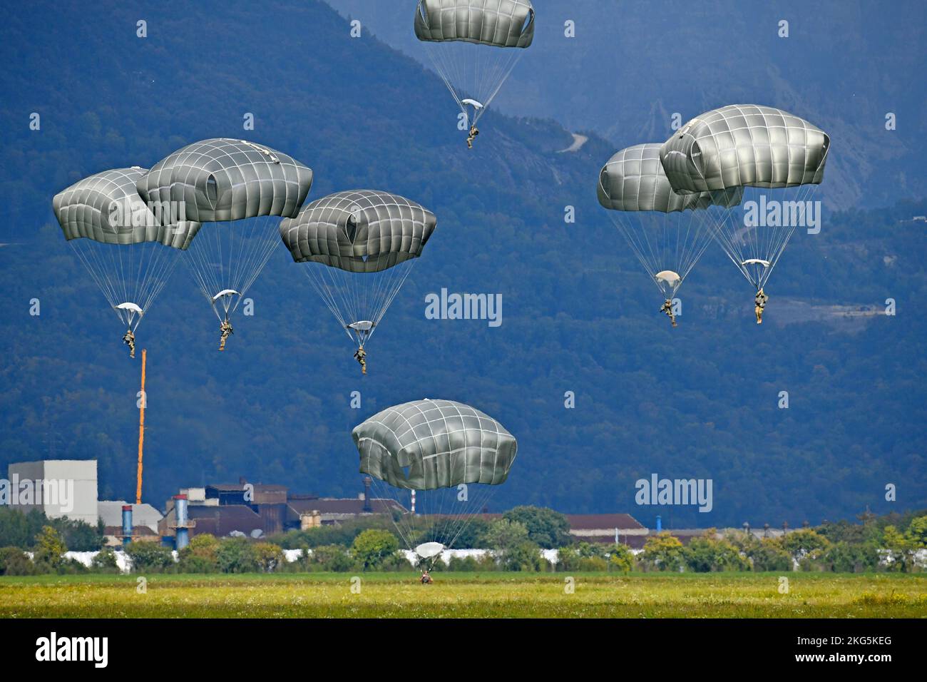 Les parachutistes de l'armée américaine affectés au 2nd Bataillon ...