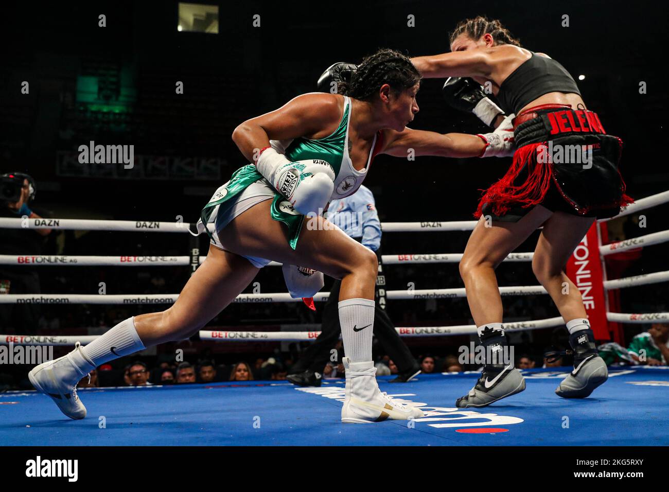 HERMOSILLO, MEXIQUE - SEPTEMBRE 03 : Érika Dinamita Cruz (blanc vert et ...