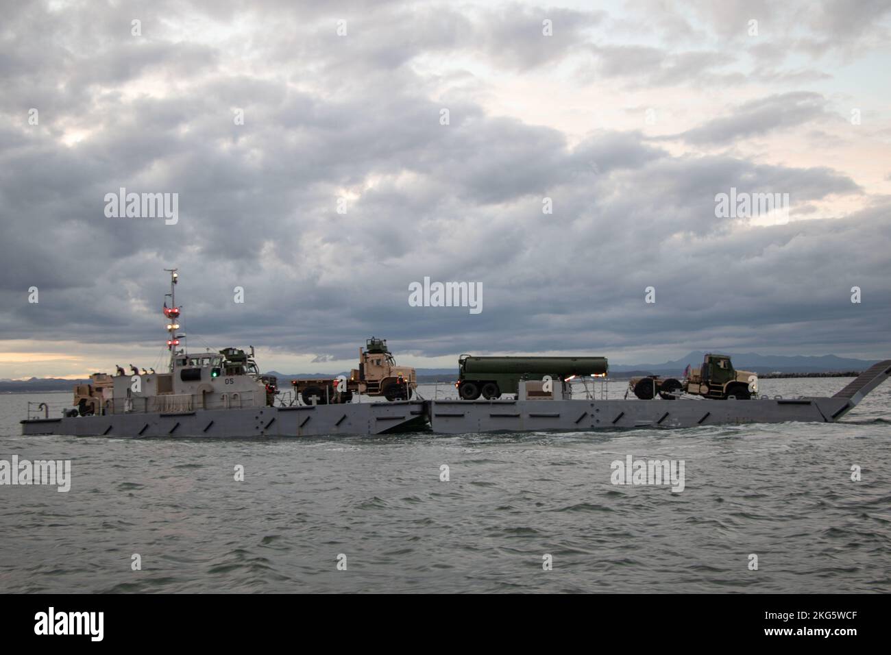 221005-N-DK042-1305 PORT DE KUSHIRO, Japon (oct 5, 2022) une ...