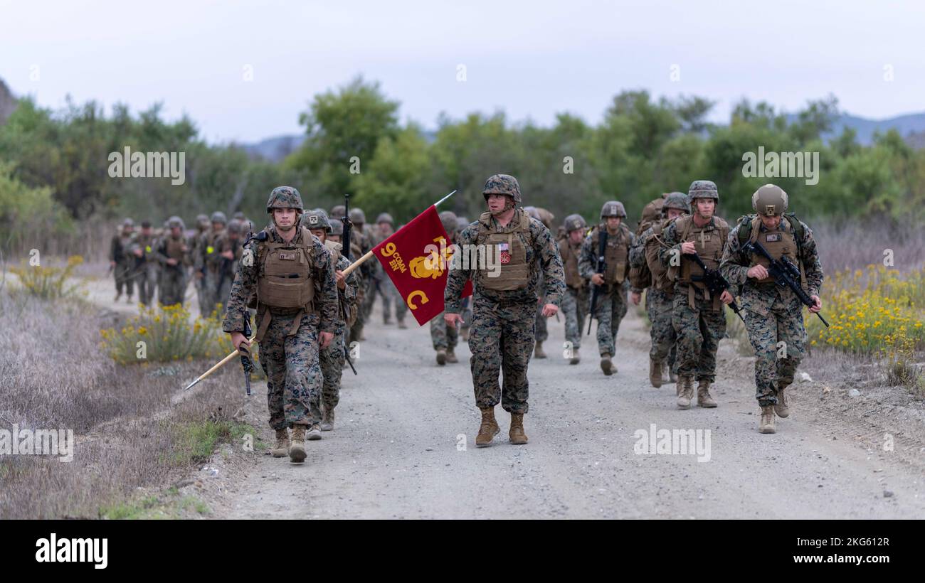 Les Marines des États-Unis avec le 9th communication Battalion, I ...