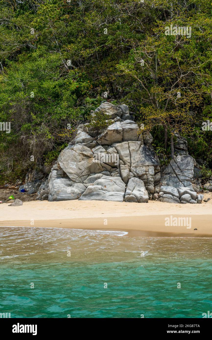 Plage isolée de Playa Organo ou Pipe Organ Beach dans le parc national ...