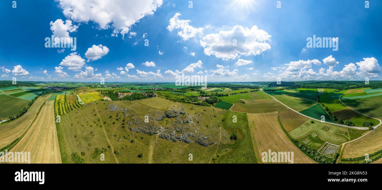 Vue aérienne des grottes de l'Ofnet à la frontière du cratère de Ries ...