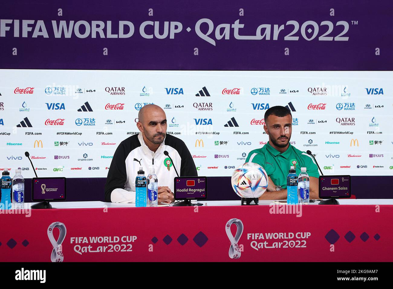 Doho, Qatar, 22/11/2022, Ghanem Saiss et l'entraîneur-chef Walid ...