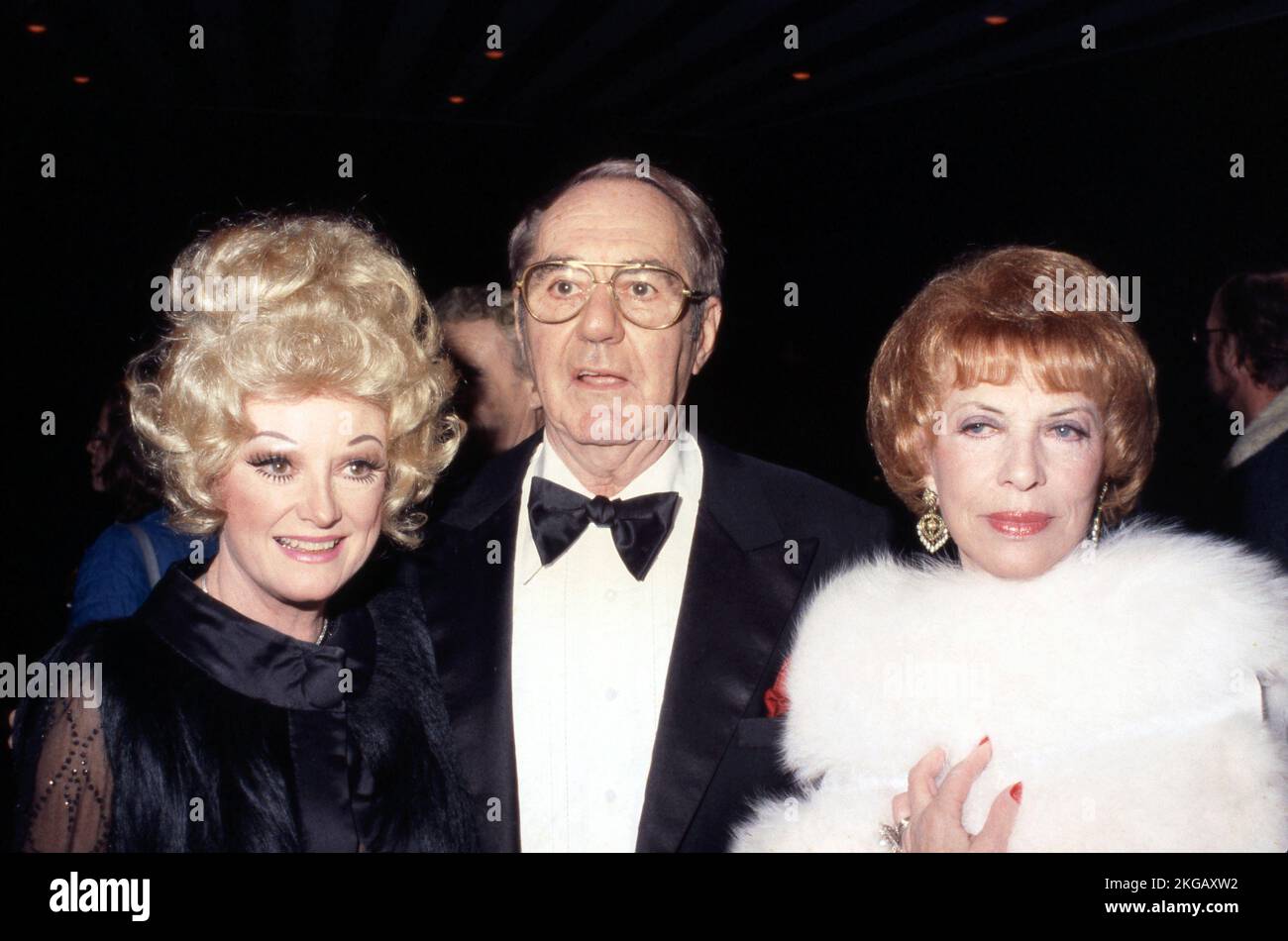 Phyllis Diller avec Jim Backus et Henny Backus Circa des années 1970 ...