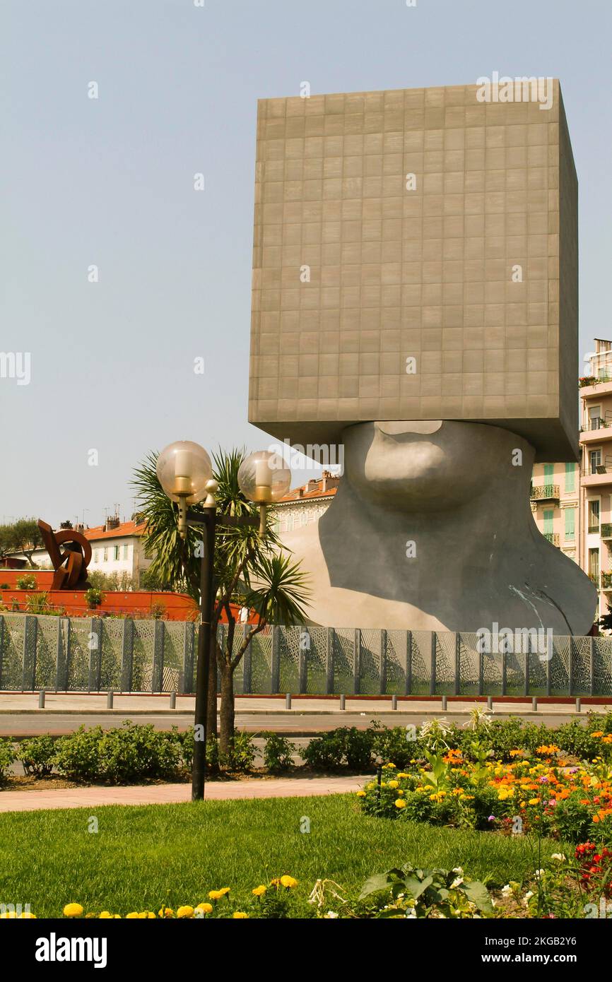 Square Head, sculpture géante pour la bibliothèque la tête carrée ...