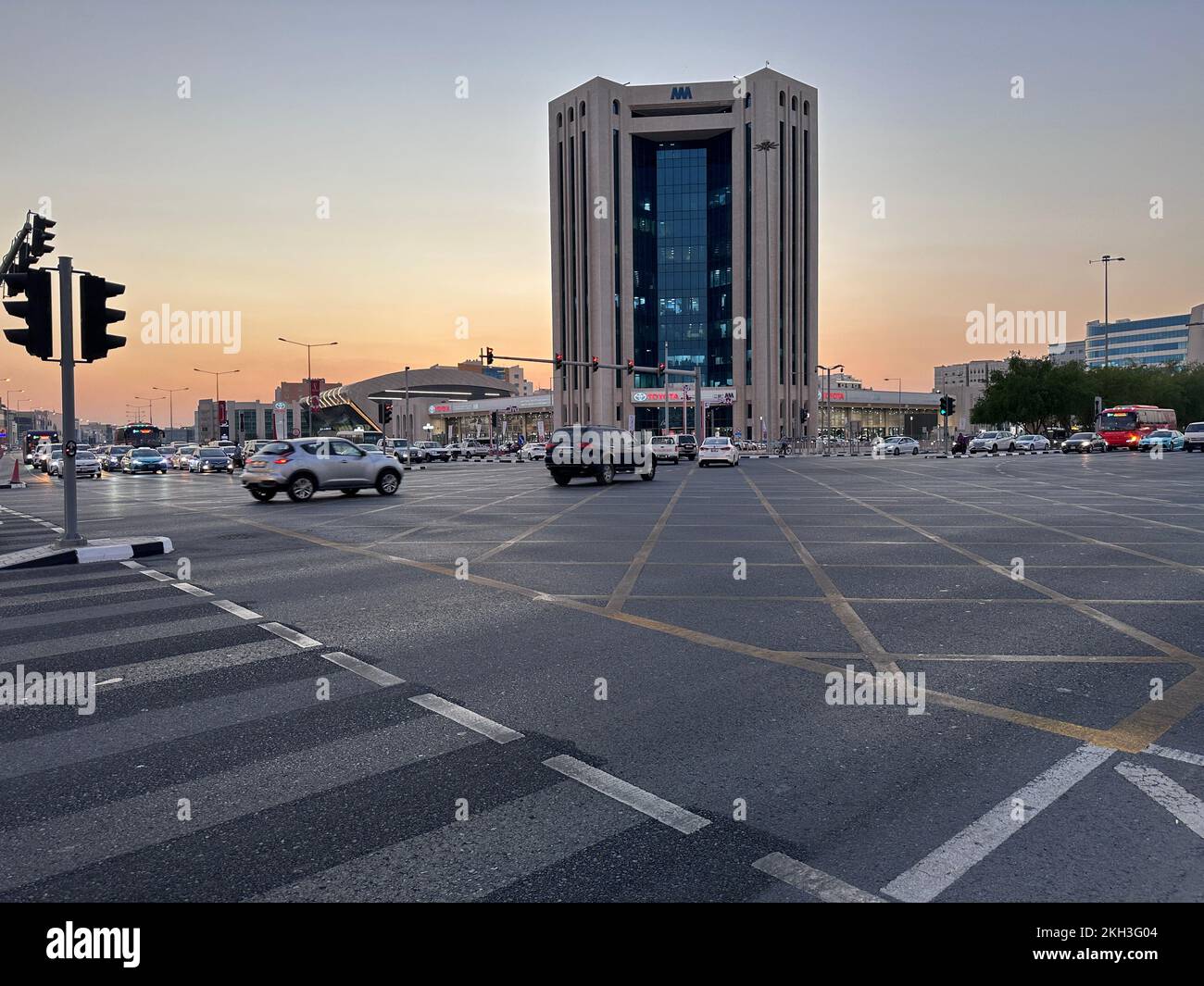 Routes et signalisation routière de Doha. Toyota signal C Ring Road ...
