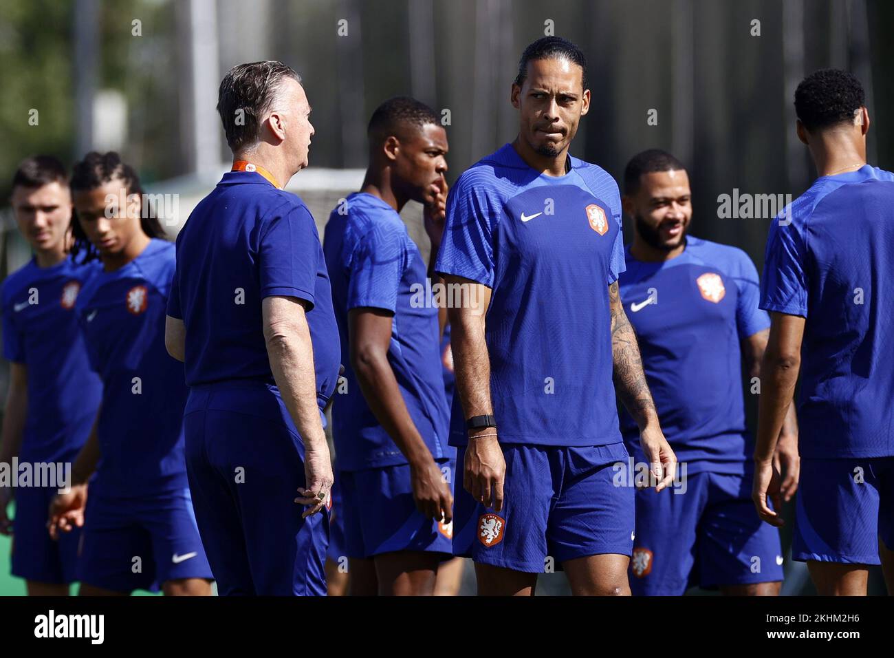 Al-Rayyan, Qatar. 23rd novembre 2022. DOHA - (lr) entraîneur Louis van ...