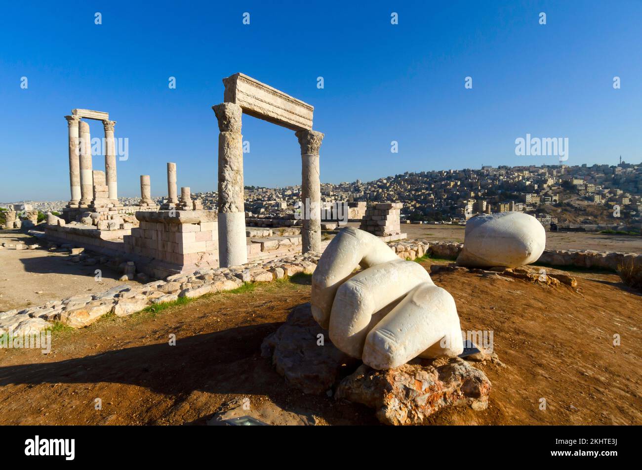 Les ruines du temple d'Hercules à la Citadelle d'Amman, un site ...