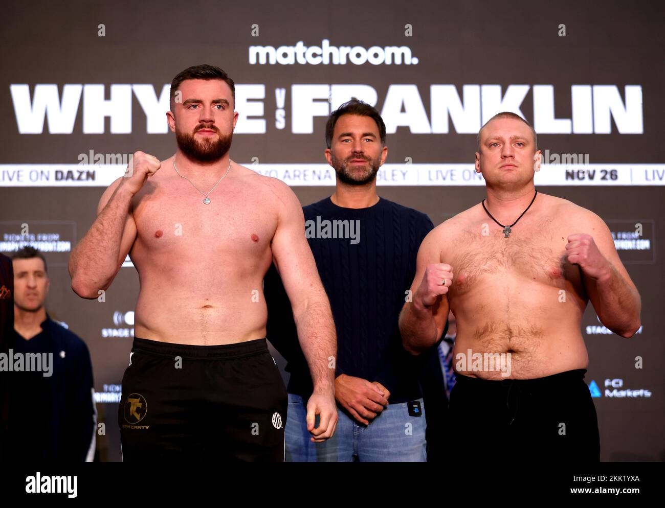 Eddie Hearn, promoteur de boxe (au centre), Thomas Carty (à gauche) et ...