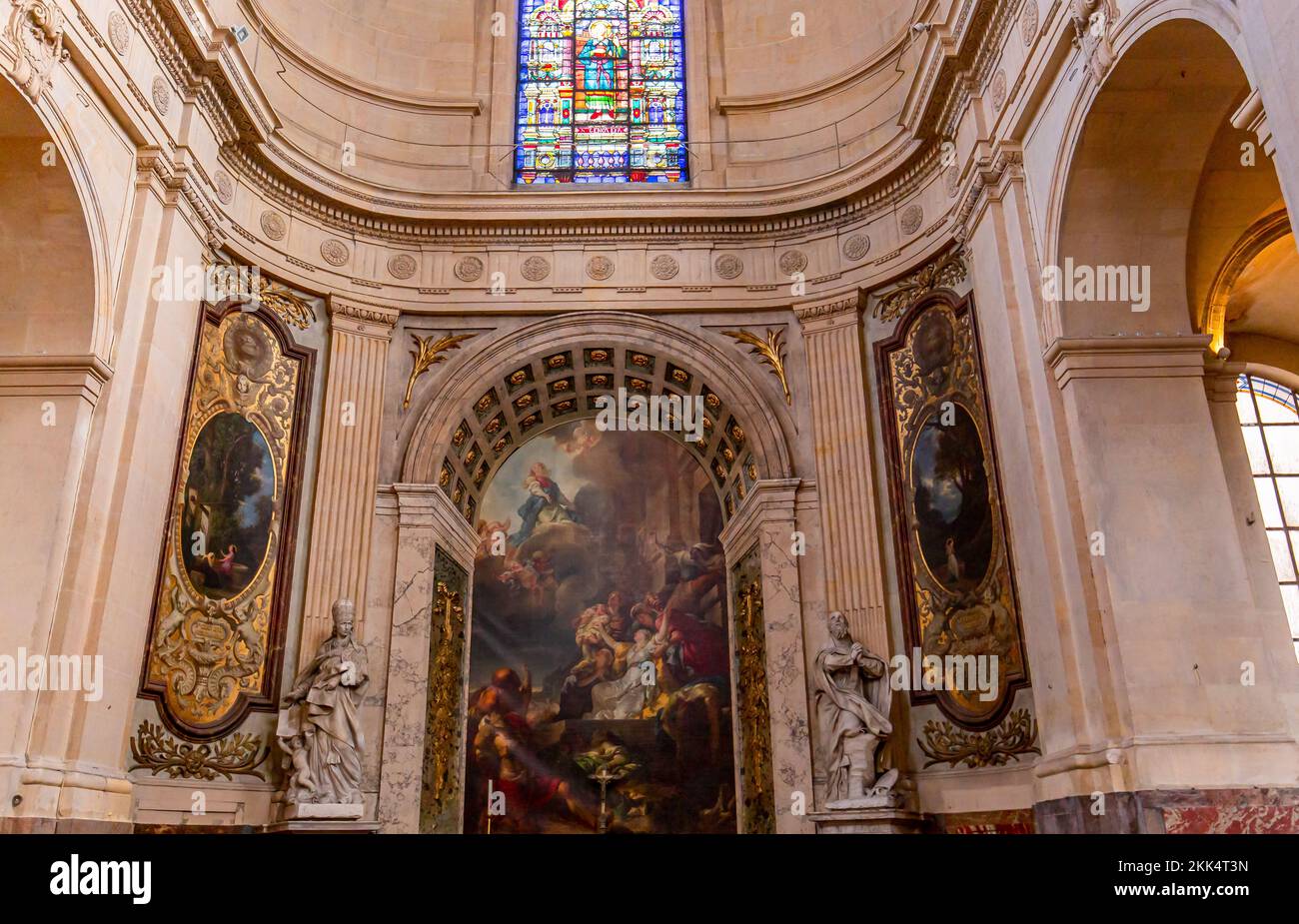 PARIS, FRANCE, le 10 NOVEMBRE 2022 : intérieurs caractéristiques ...