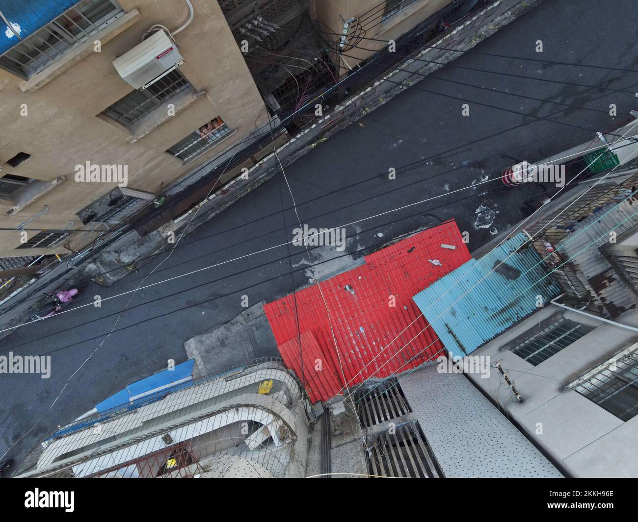 NANNING, CHINE - 17 OCTOBRE 2022 - Une maison au toit de tuiles en ruine avec une superficie de ...