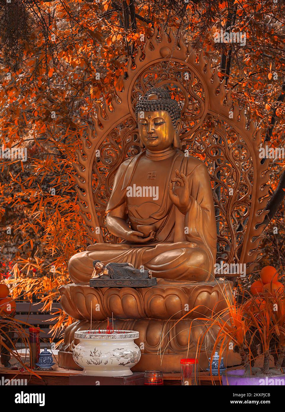 Une statue de Sakyamuni. Le Bouddha Gautama, également connu sous le ...