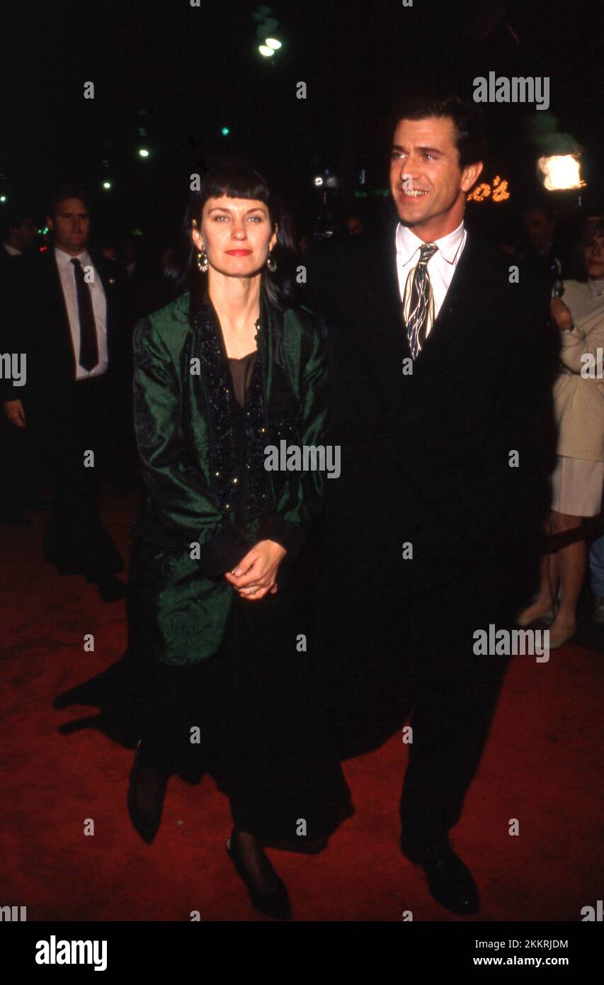 Mel Gibson et son épouse Robyn Gibson à la première de Hamlet on 18 ...