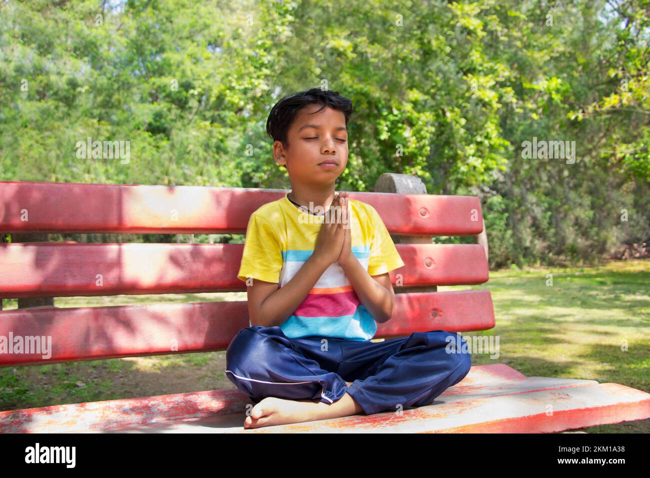 Position de prière mains levées Banque de photographies et d’images à ...