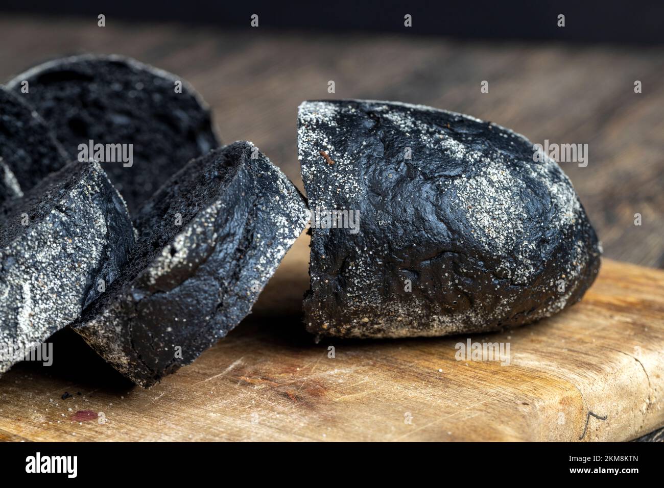 pain frais délicieux à base de farine et d'autres ingrédients naturels ...