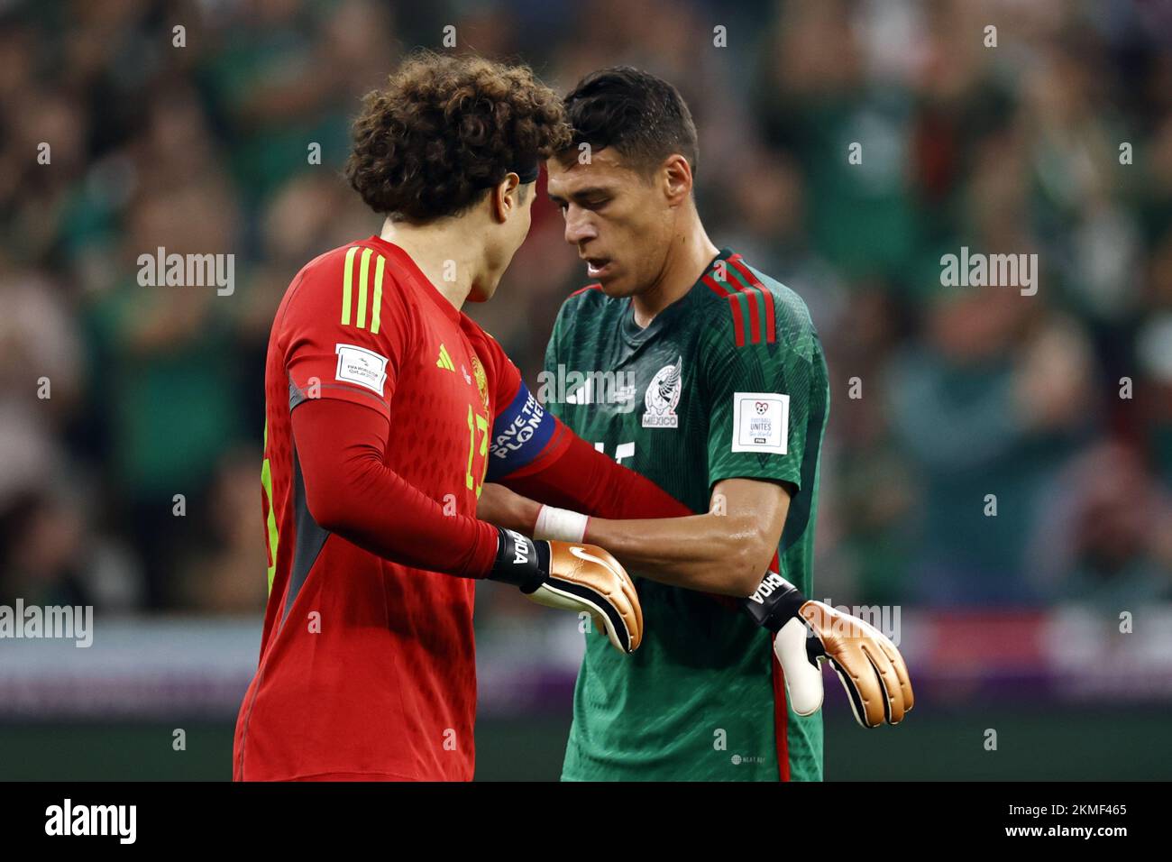 Ville de LUSAIL - (l-r) gardien de but mexicain Guillermo Ochoa, Hector ...