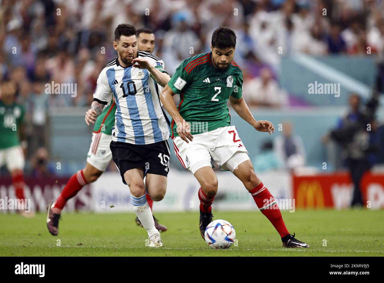 Ville de LUSAIL - (l-r) Lionel Messi d'Argentine, Nestor Araujo du ...